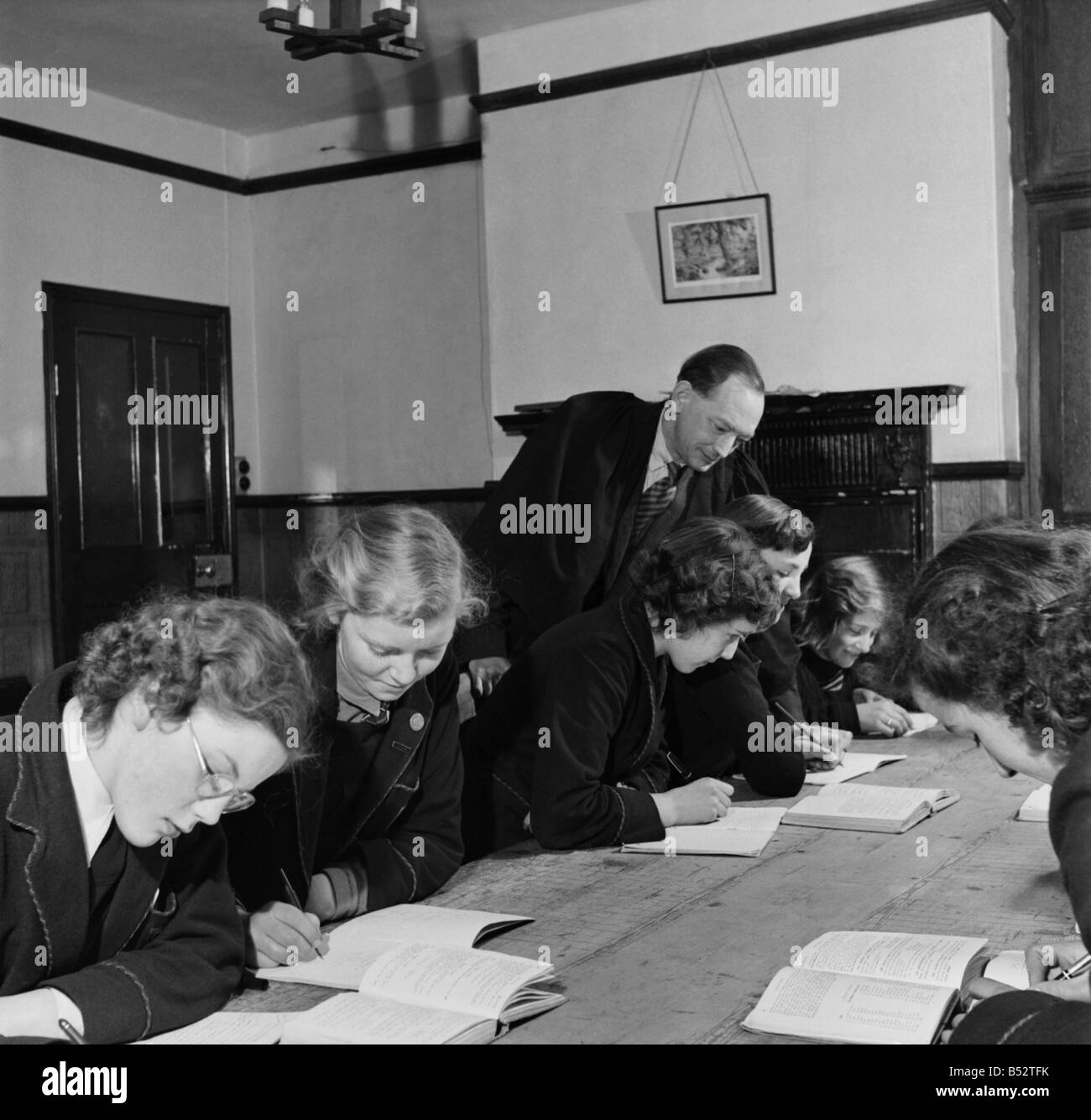1950s classroom teacher High Resolution Stock Photography and Images ...