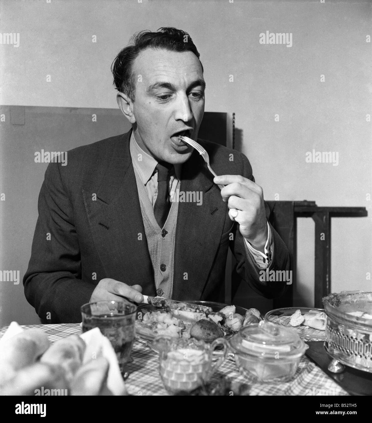 1950s dinner table hi-res stock photography and images - Alamy