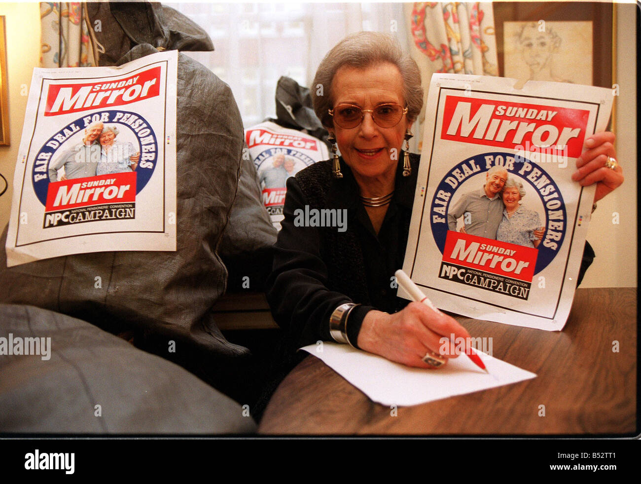 British actress miriam karlin hi-res stock photography and images - Alamy