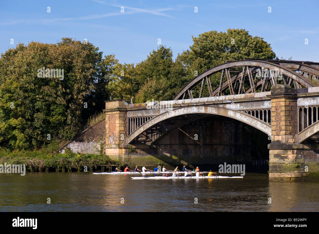 Rowing boat by Barnes Bridge on Thames River London United Kingdom ...