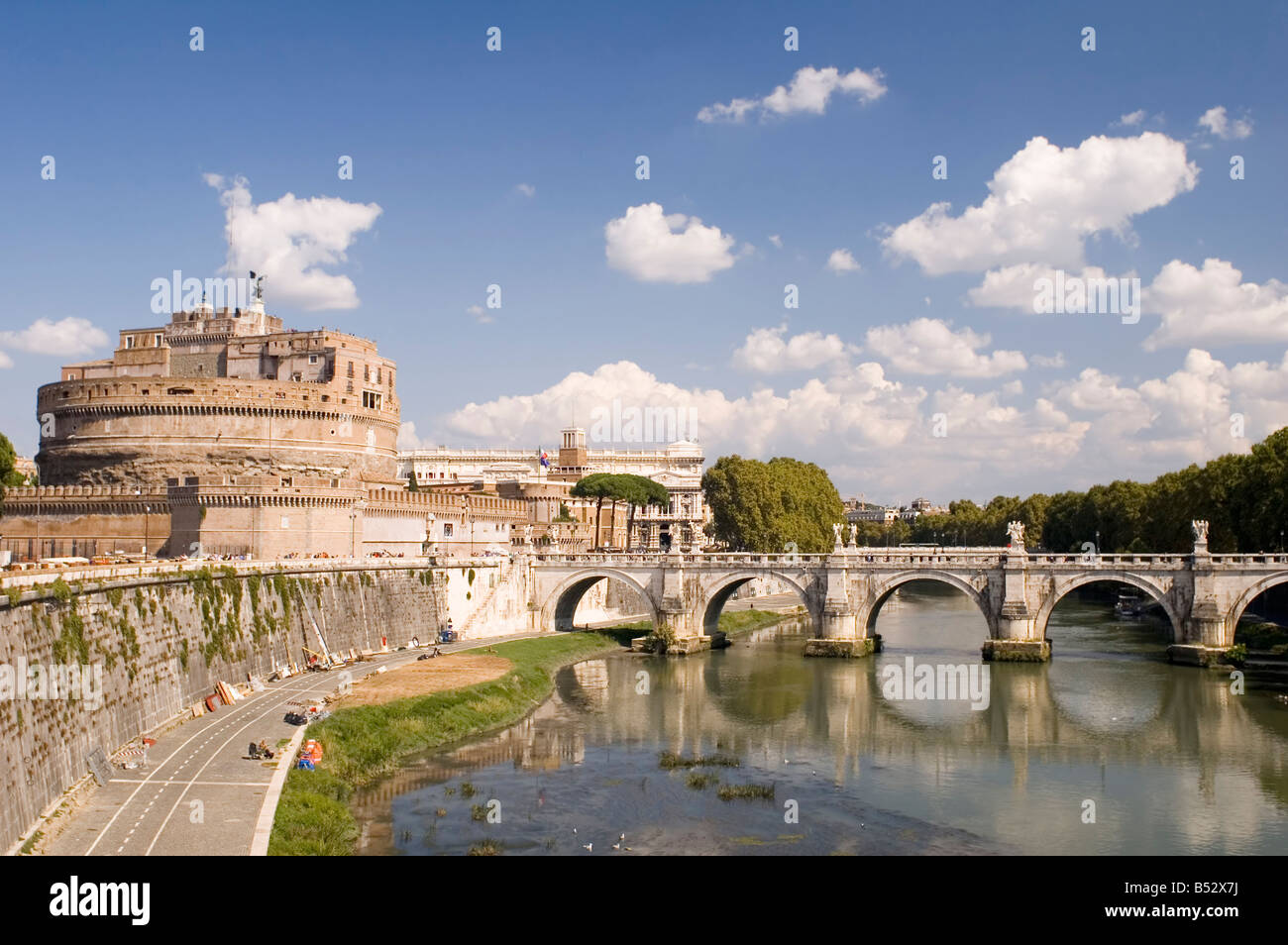 Angelo monumento hi-res stock photography and images - Alamy