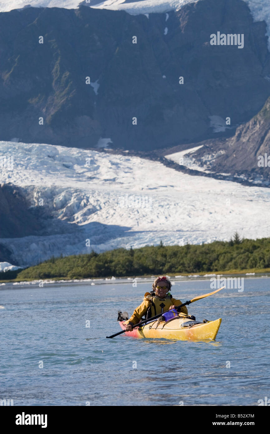 Glacier bay national park kayaking hi-res stock photography and images ...