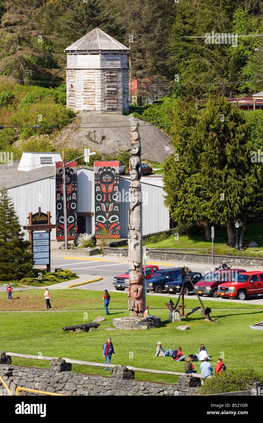 Sheetka kwaan naa kahidi community house hi-res stock photography and ...