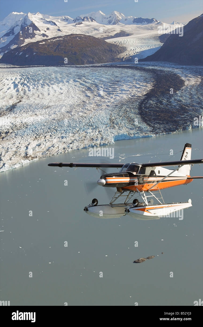 Turbo Beaver flight seeing over Colony Glacier during Summer in ...