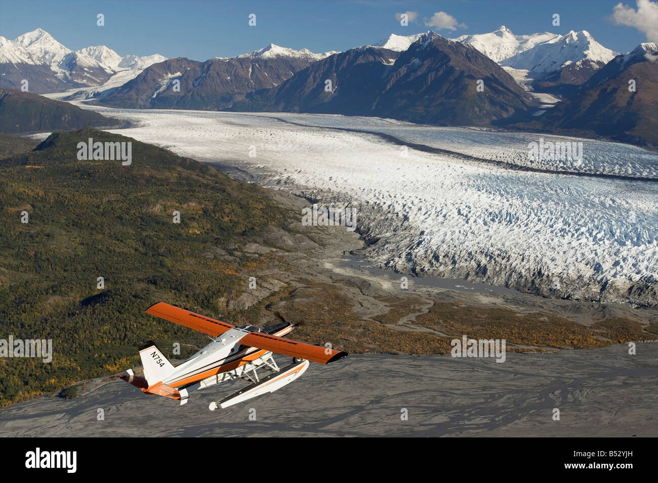 Turbo Beaver flight seeing over Knik Glacier during Summer in ...