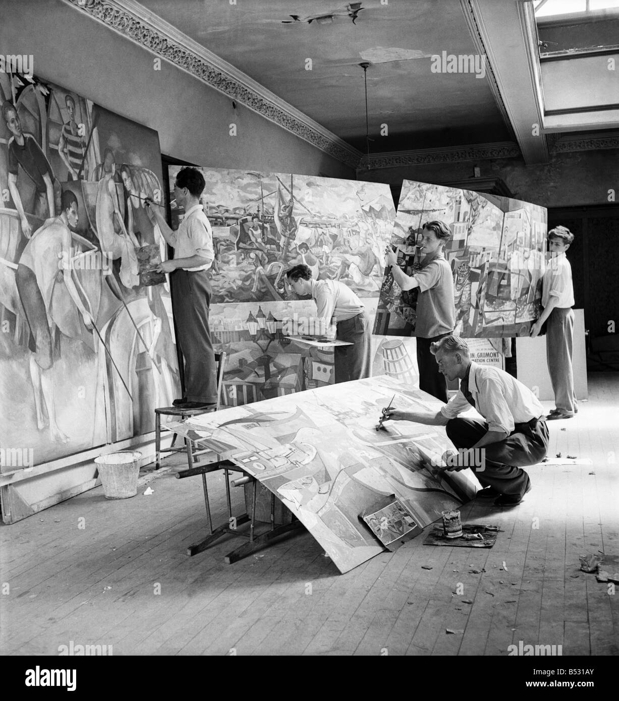 Students at the Sutton School of Art put the finishing touches to a ...