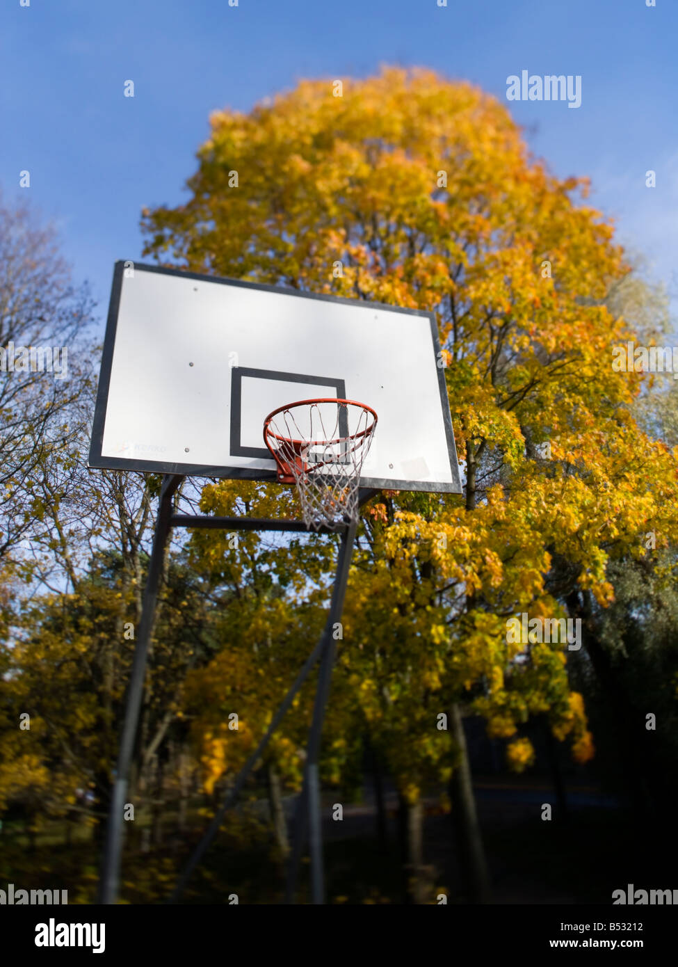 Empty basketball field Stock Photo - Alamy