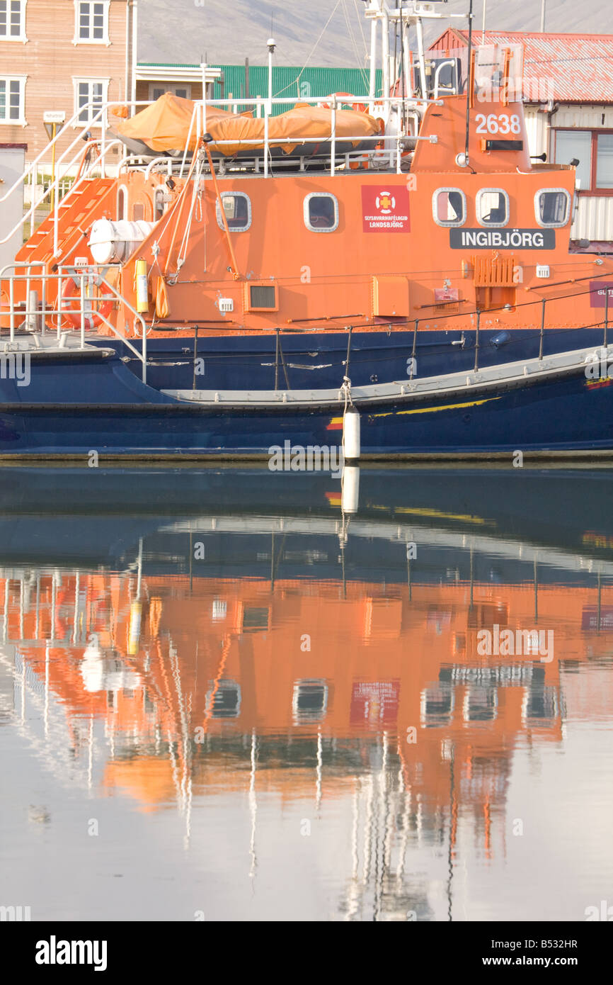 Ship & reflection Stock Photo - Alamy