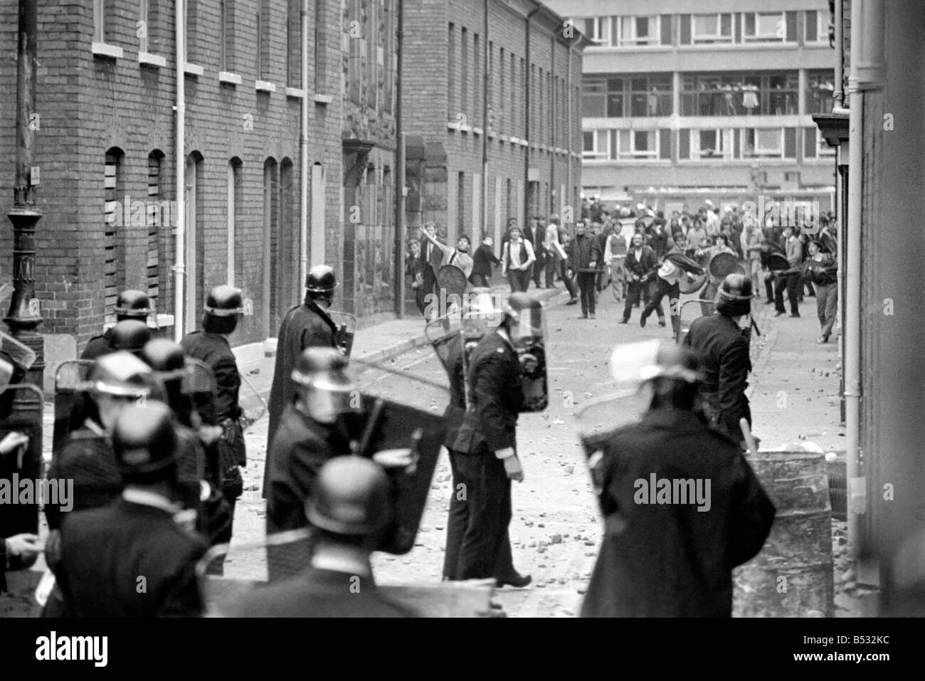 Northern ireland aug 1969 general hi-res stock photography and images ...