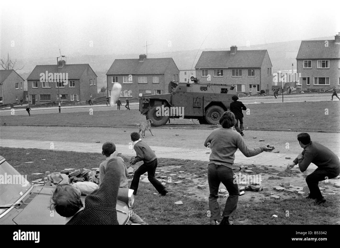 Northern Ireland Sept. 1971. General scenes during rioting in ...