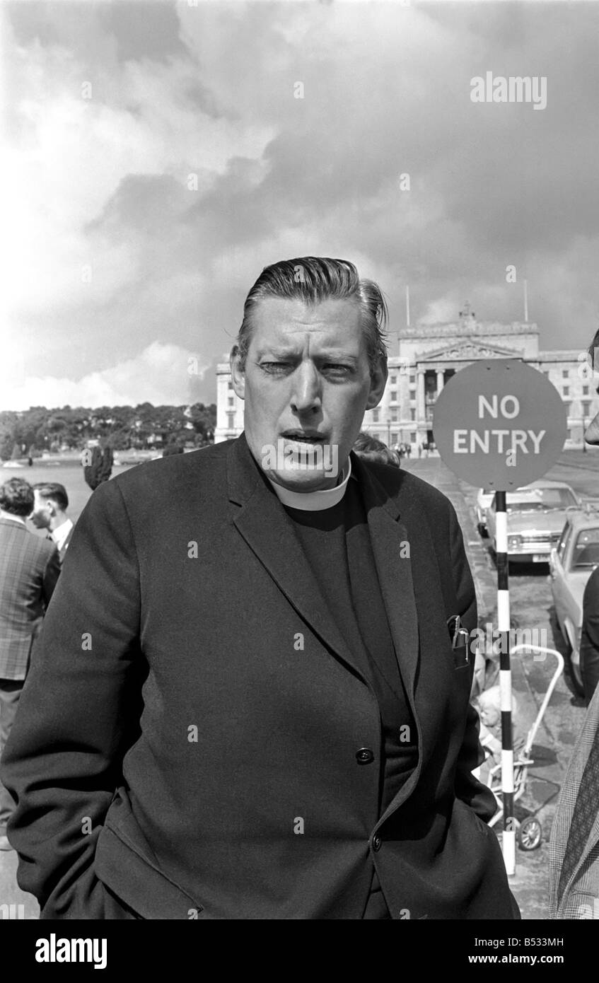 Ian paisley 1960s hi-res stock photography and images - Alamy