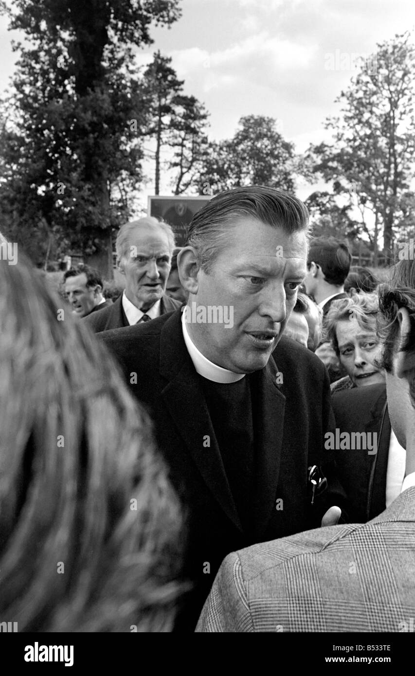 Ian paisley 1960s hi-res stock photography and images - Alamy