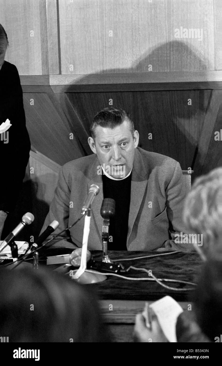 Ian paisley 1960s hi-res stock photography and images - Alamy