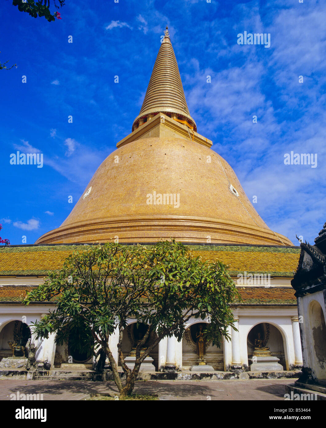 Phra Pathom Chedi Nakhon Pathom Thailand Stock Photo - Alamy
