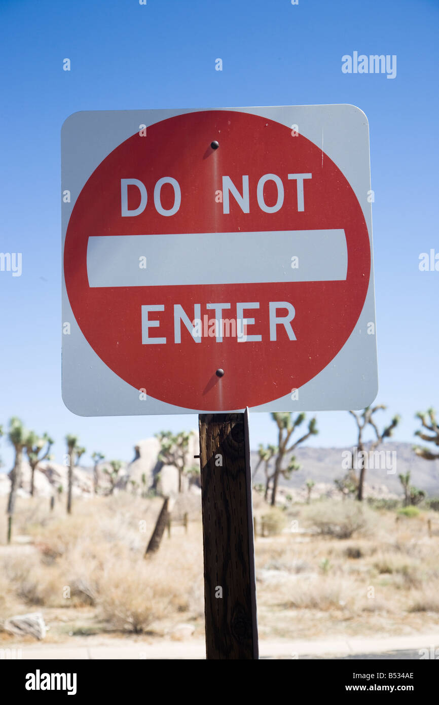 Road sign DO NOT ENTER Stock Photo - Alamy
