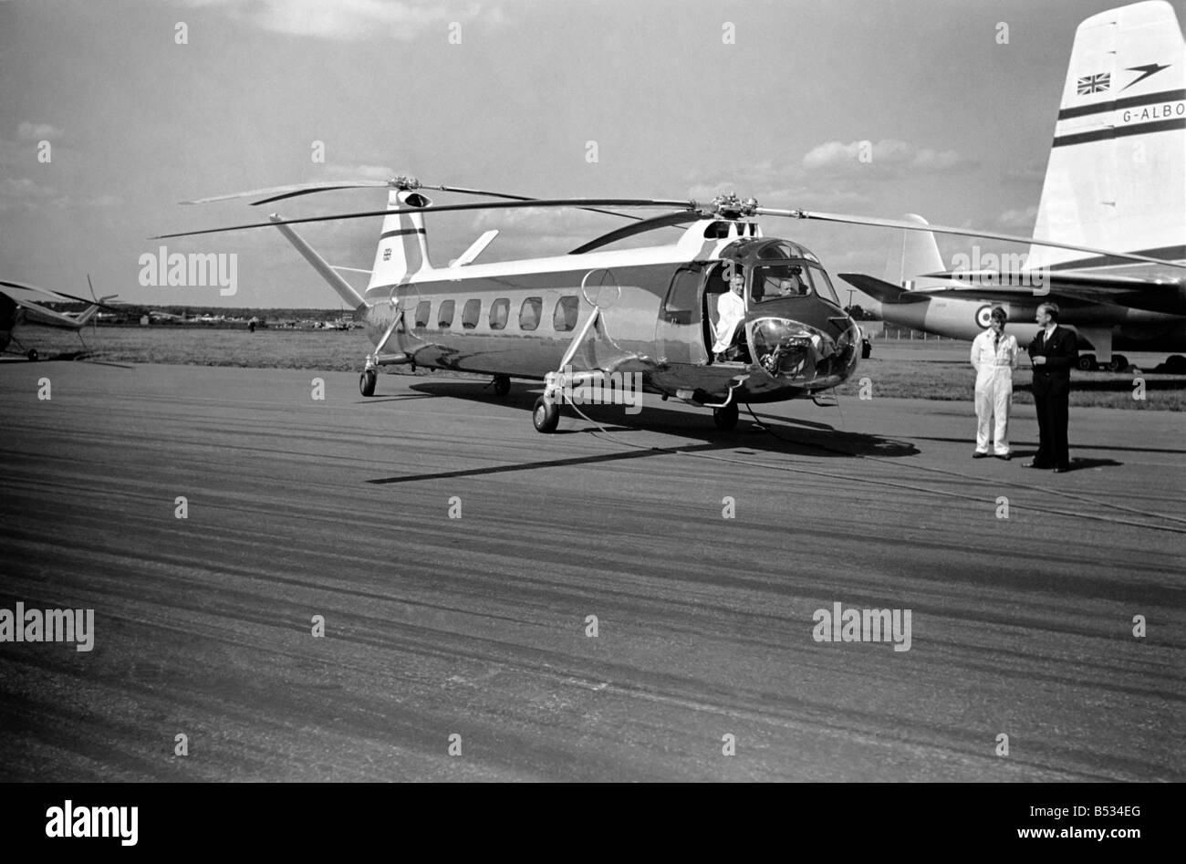 Farnborough Airshow. Bristol 173 helicopter. September 1952 C4316a-008 ...