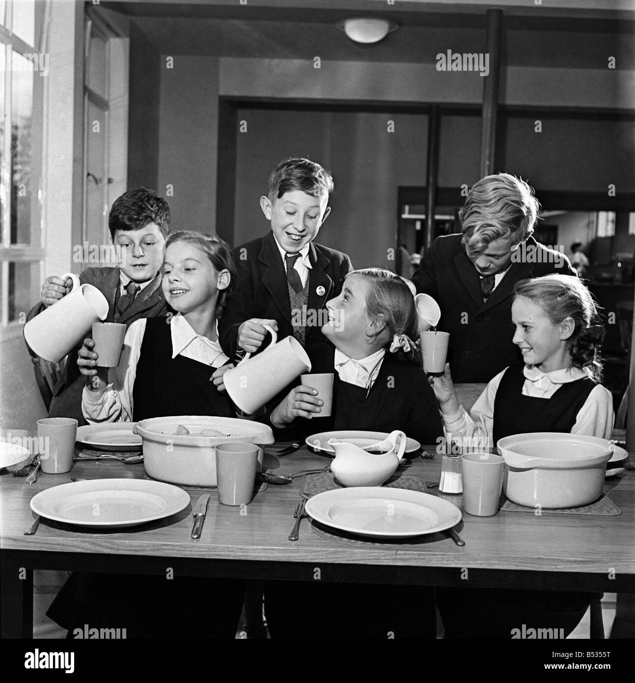 Secondary modern school 1950s hi-res stock photography and images - Alamy