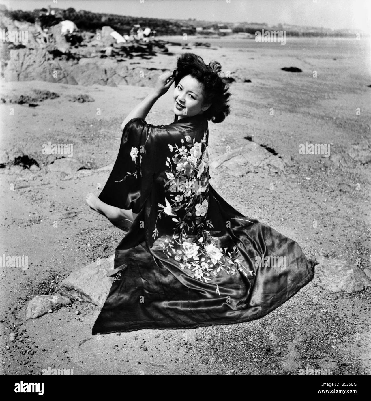 Model Margot wearing and ever hopeful that somebody will spot her ...