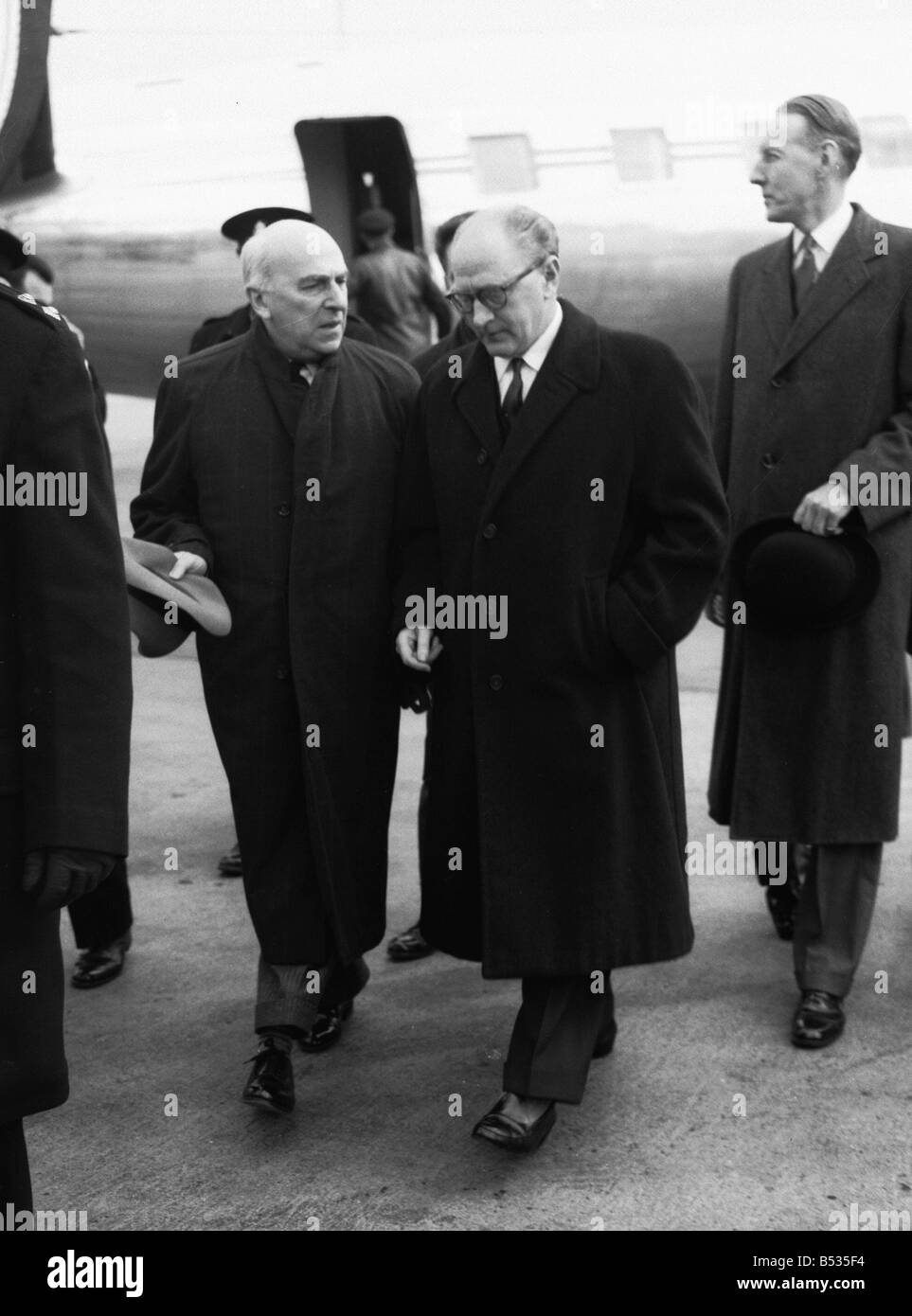 Suez crisis 1956 prime minister Black and White Stock Photos & Images ...