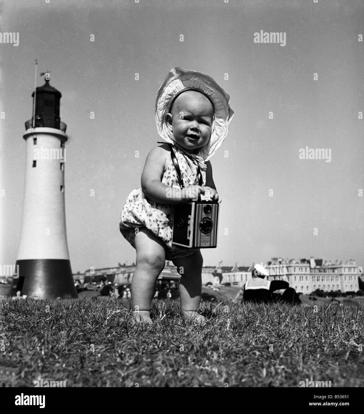 Susan May seen here with her mother's camera on Plymouth Hoe. June 1950 ...