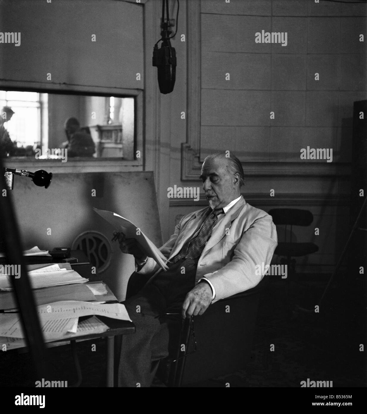 Conductor Sir Thomas Beecham. June 1950 O24826 Stock Photo - Alamy