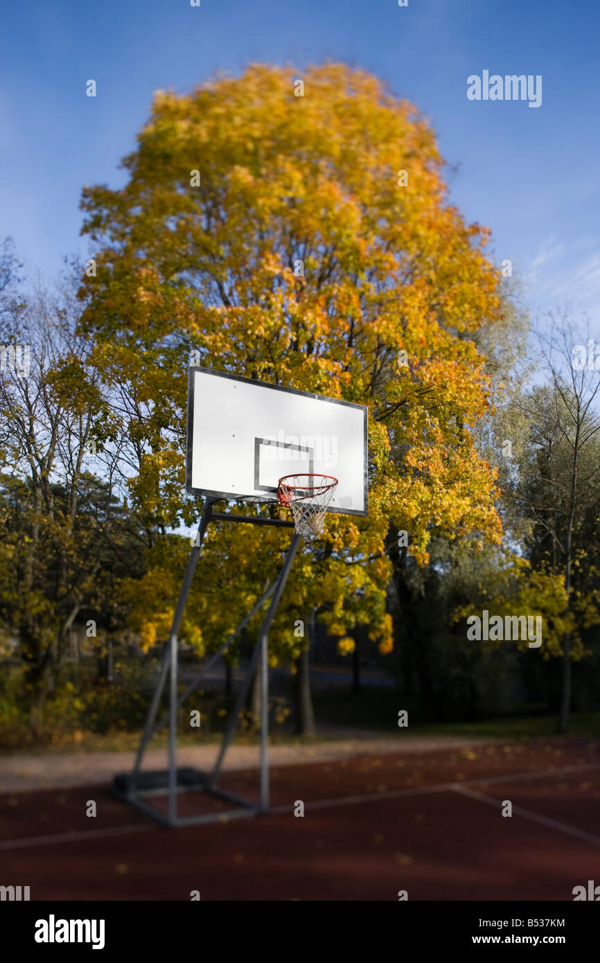 Empty basketball field Stock Photo - Alamy