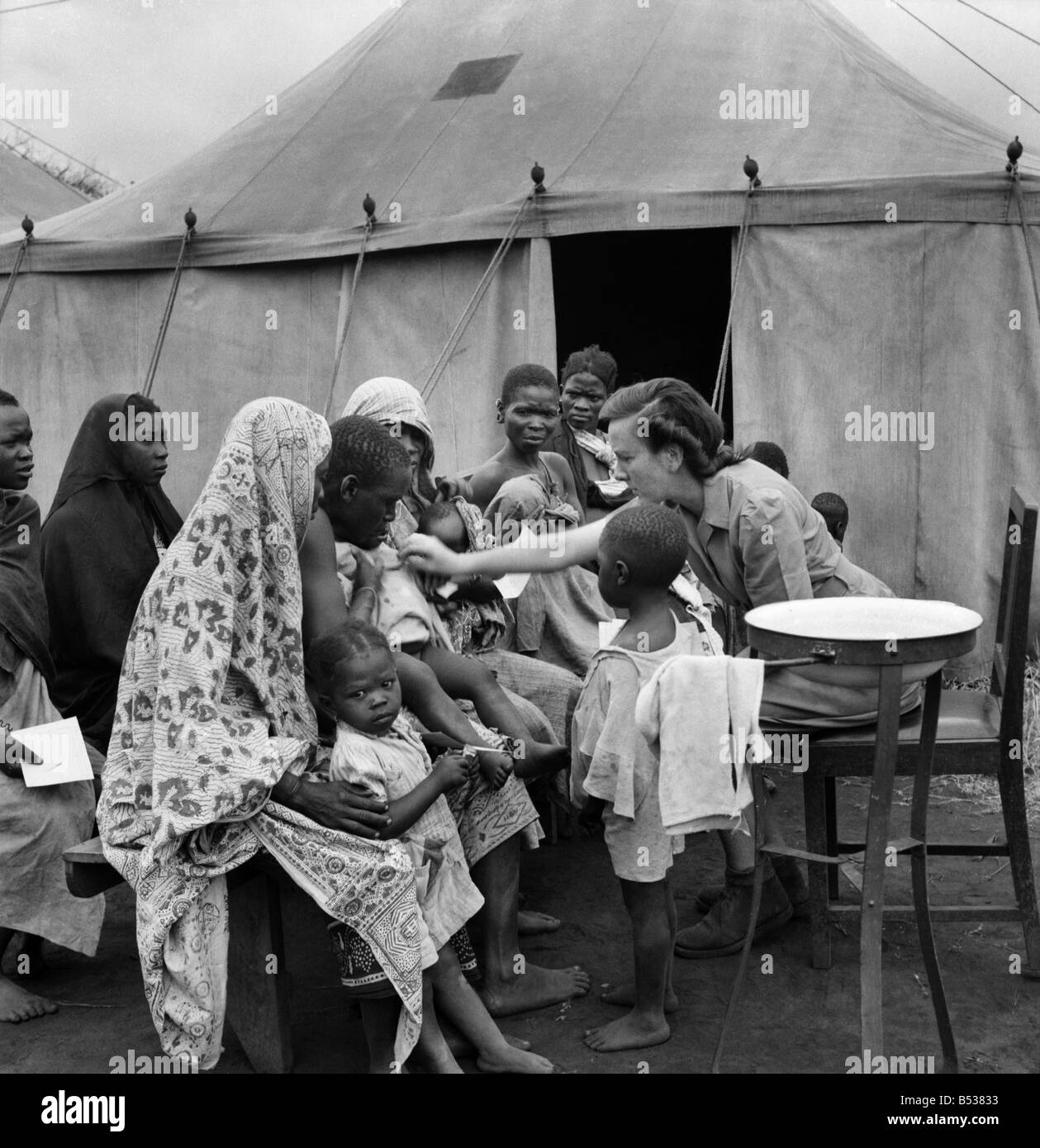 East African groundnuts scheme. Open air hospital at Kongwa - Sister ...