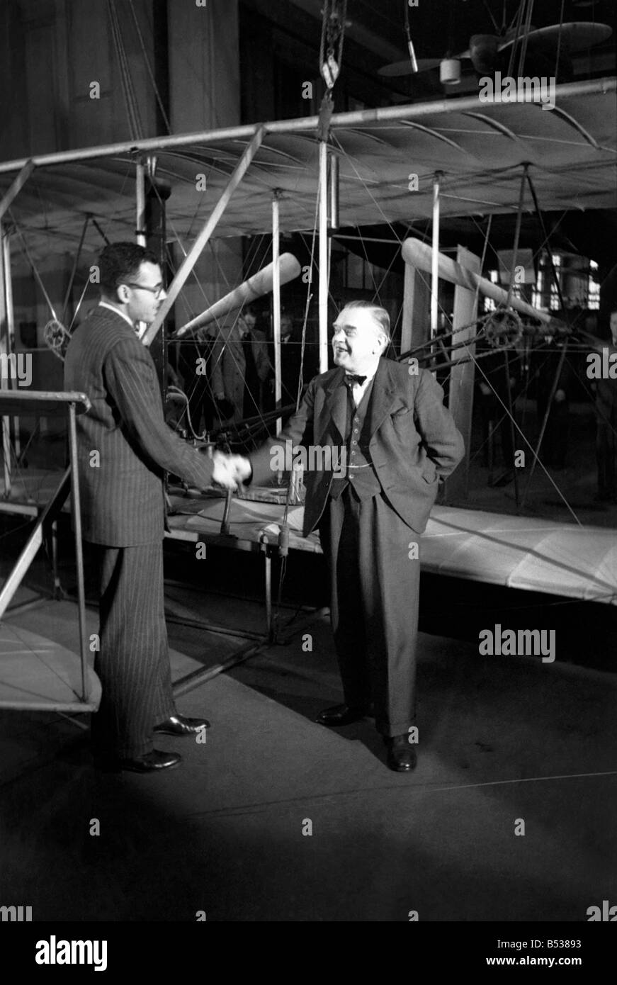Wright Brothers 'Kitty Hawk' aeroplane, going back to U.S. from Science ...