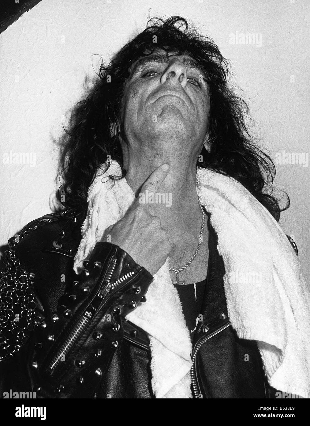 Alice Cooper American rock singer shows the marks on his neck after a ...