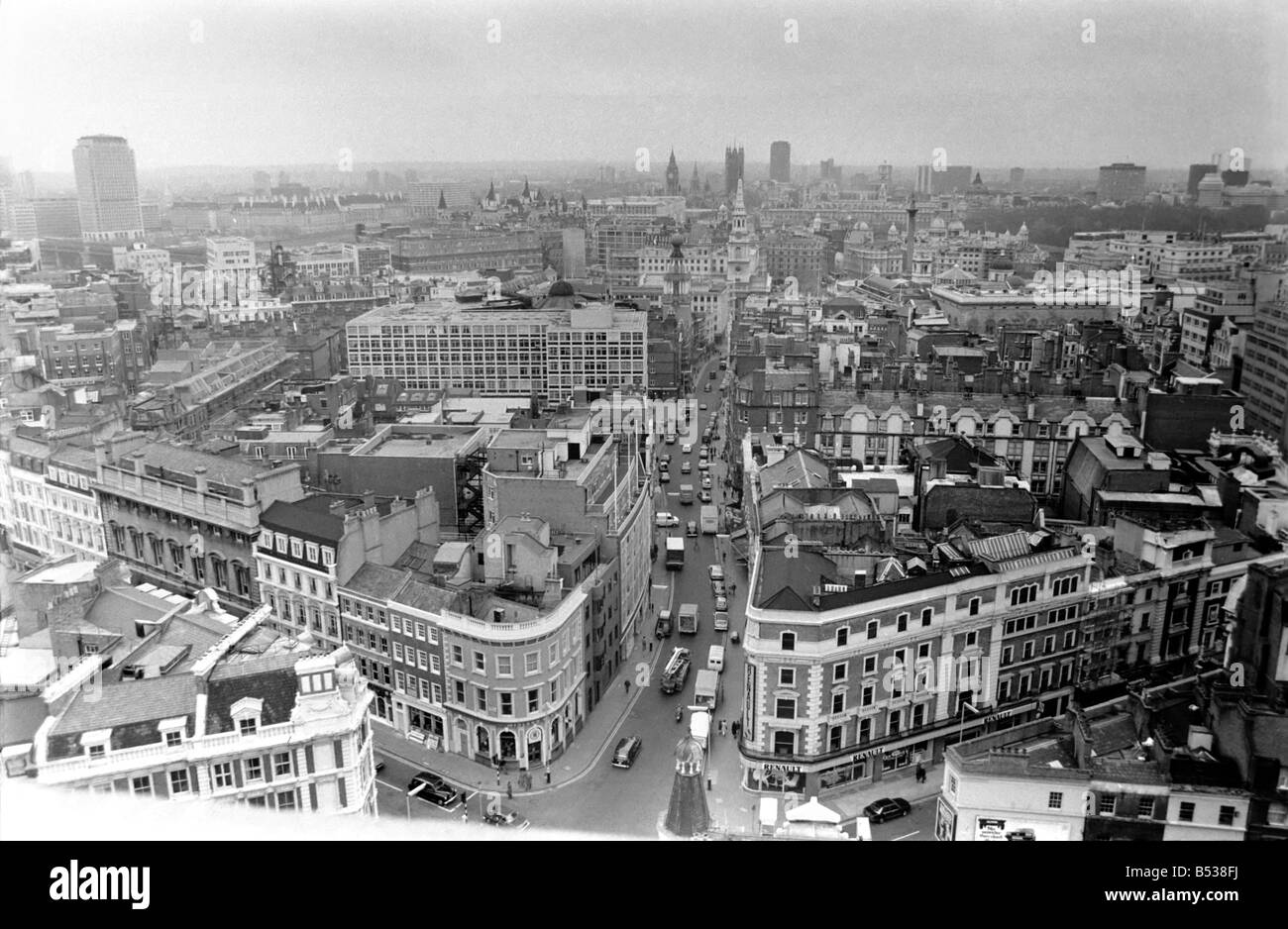 1980s london skyline hi-res stock photography and images - Alamy