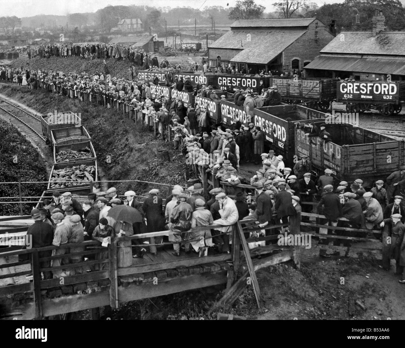 Gresford Pit Colliery disaster in Wrexham. September 1934 P017846 Stock ...