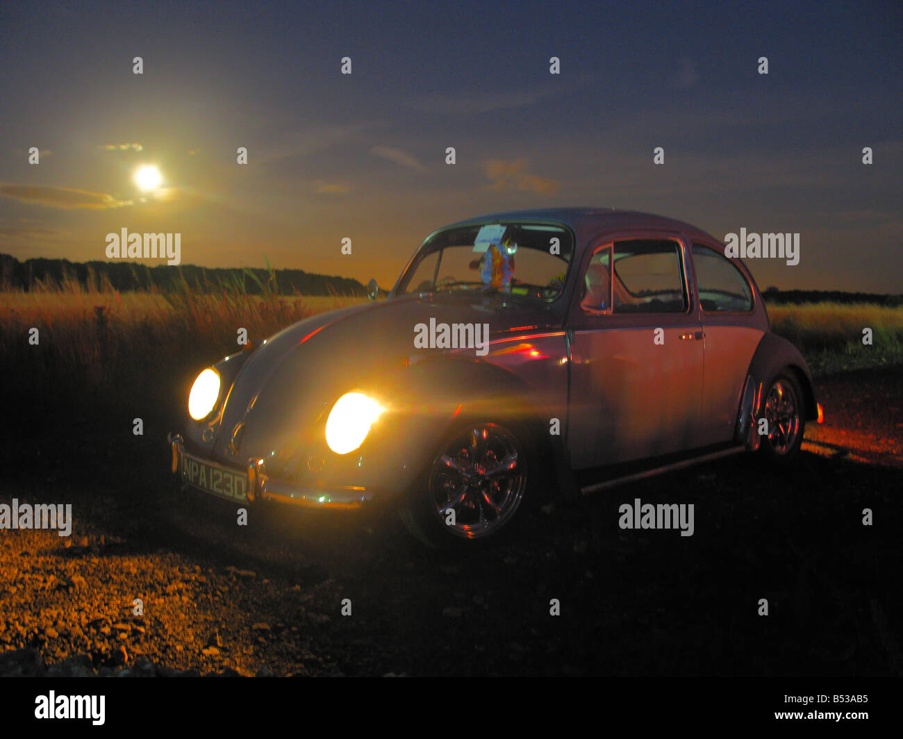 Blue Classic VW Volkswagen beetle at sunset Stock Photo - Alamy