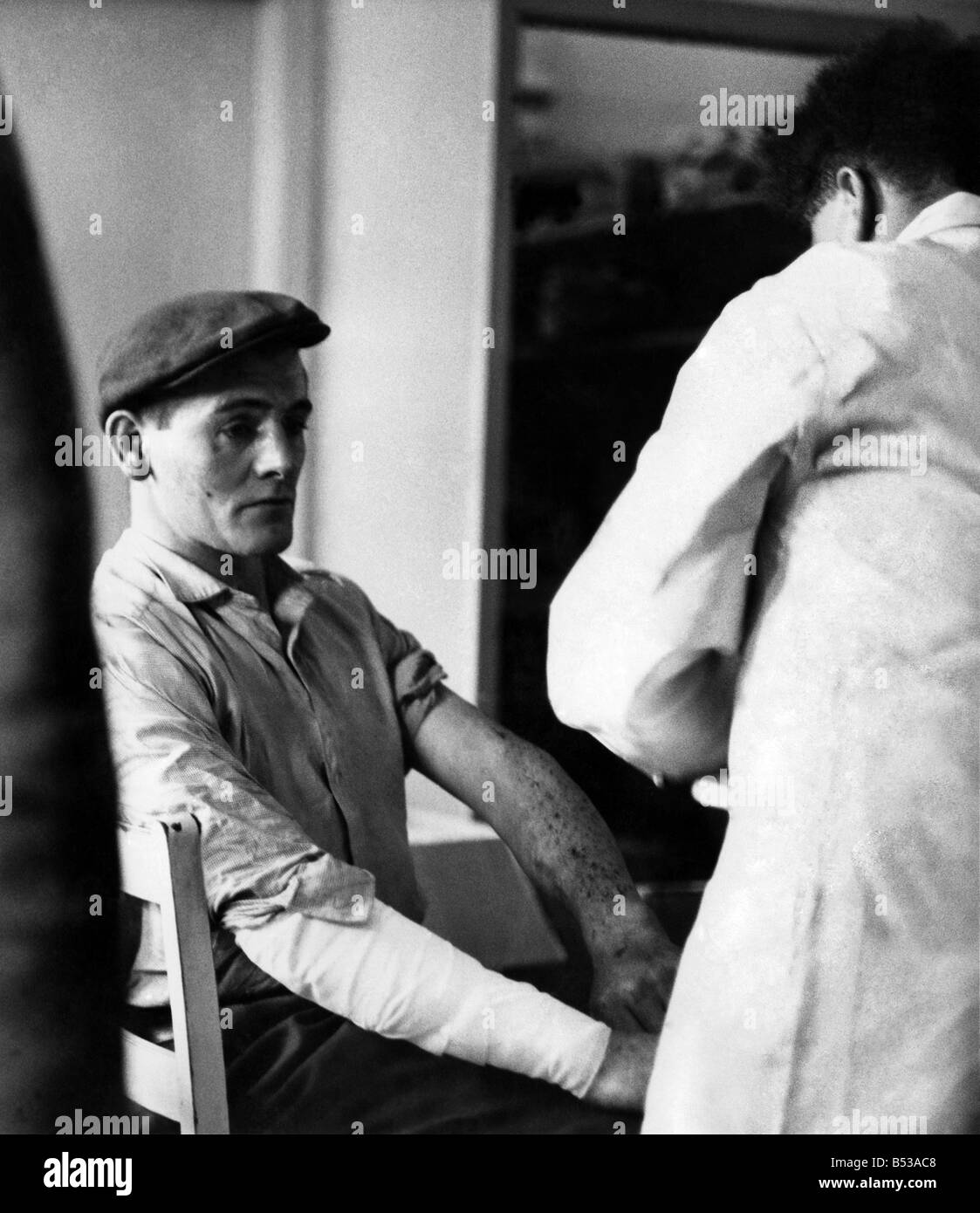 Coal Mine accidents at Hapton Valley colliery in Lancashire. Worker ...