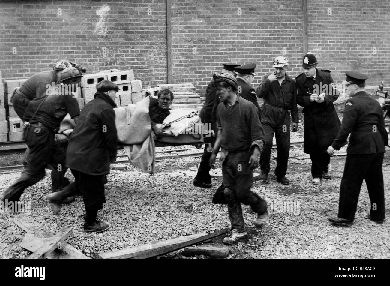 Coal mines accident at Hapton Valley colliery in Lancashire. Police and ...
