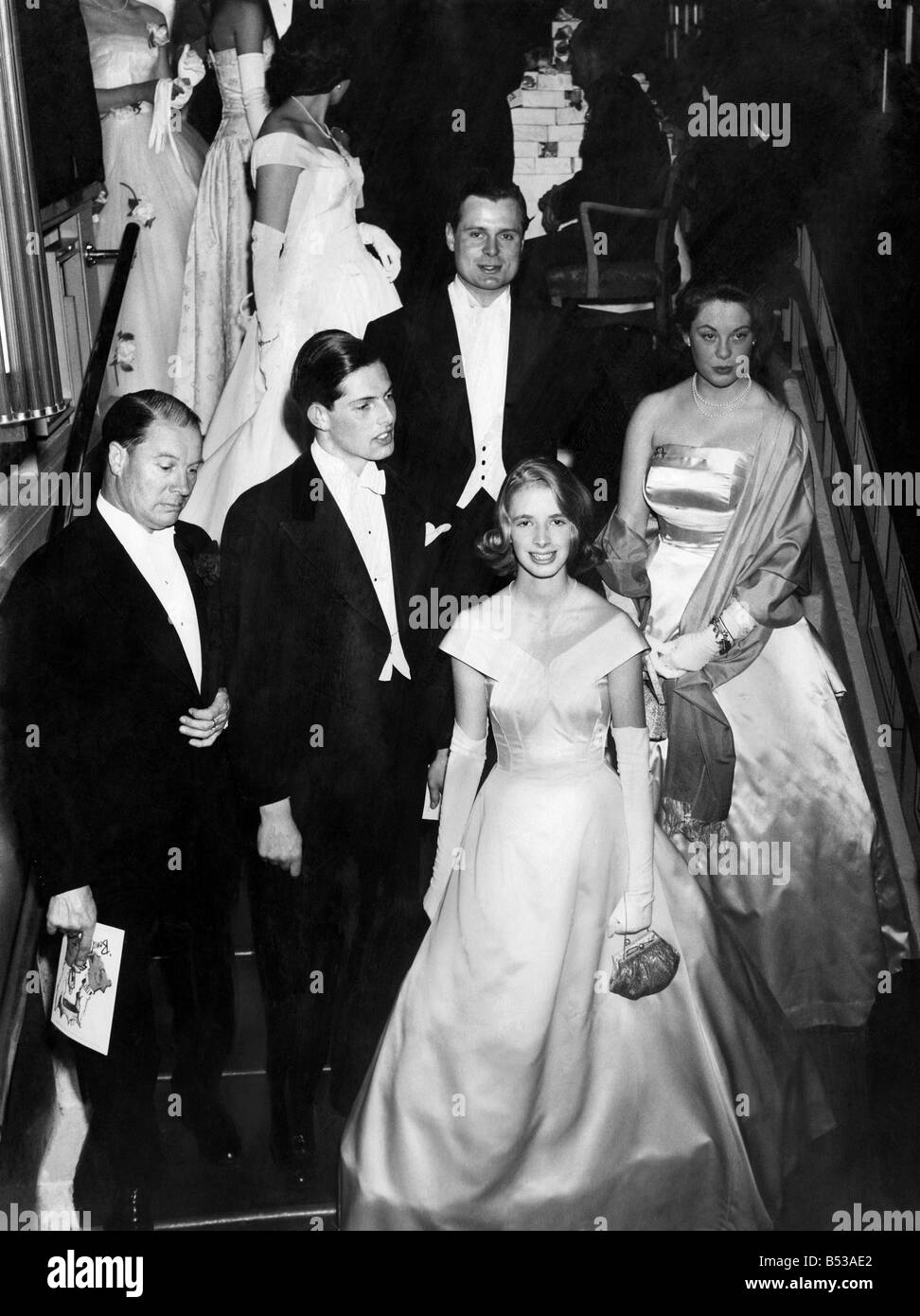 Debutantes 1950's hi-res stock photography and images - Alamy