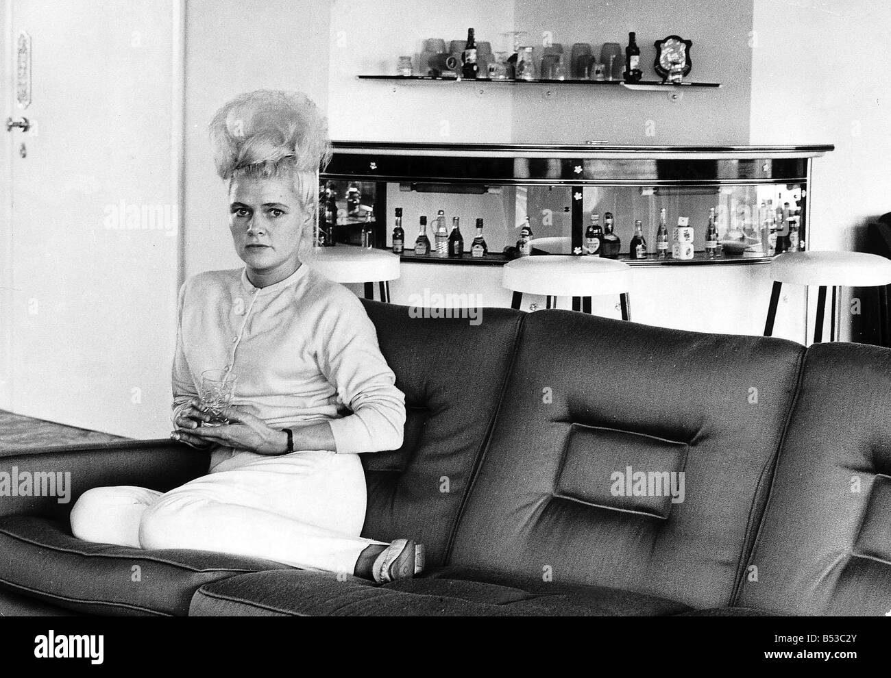 Viv nicholson hi-res stock photography and images - Alamy