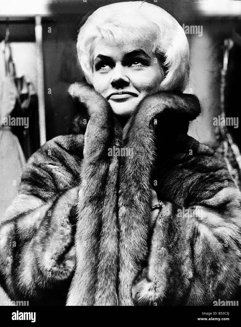 Spend spend spend Pools winner Viv Nicholson wearing a fur coat And she ...