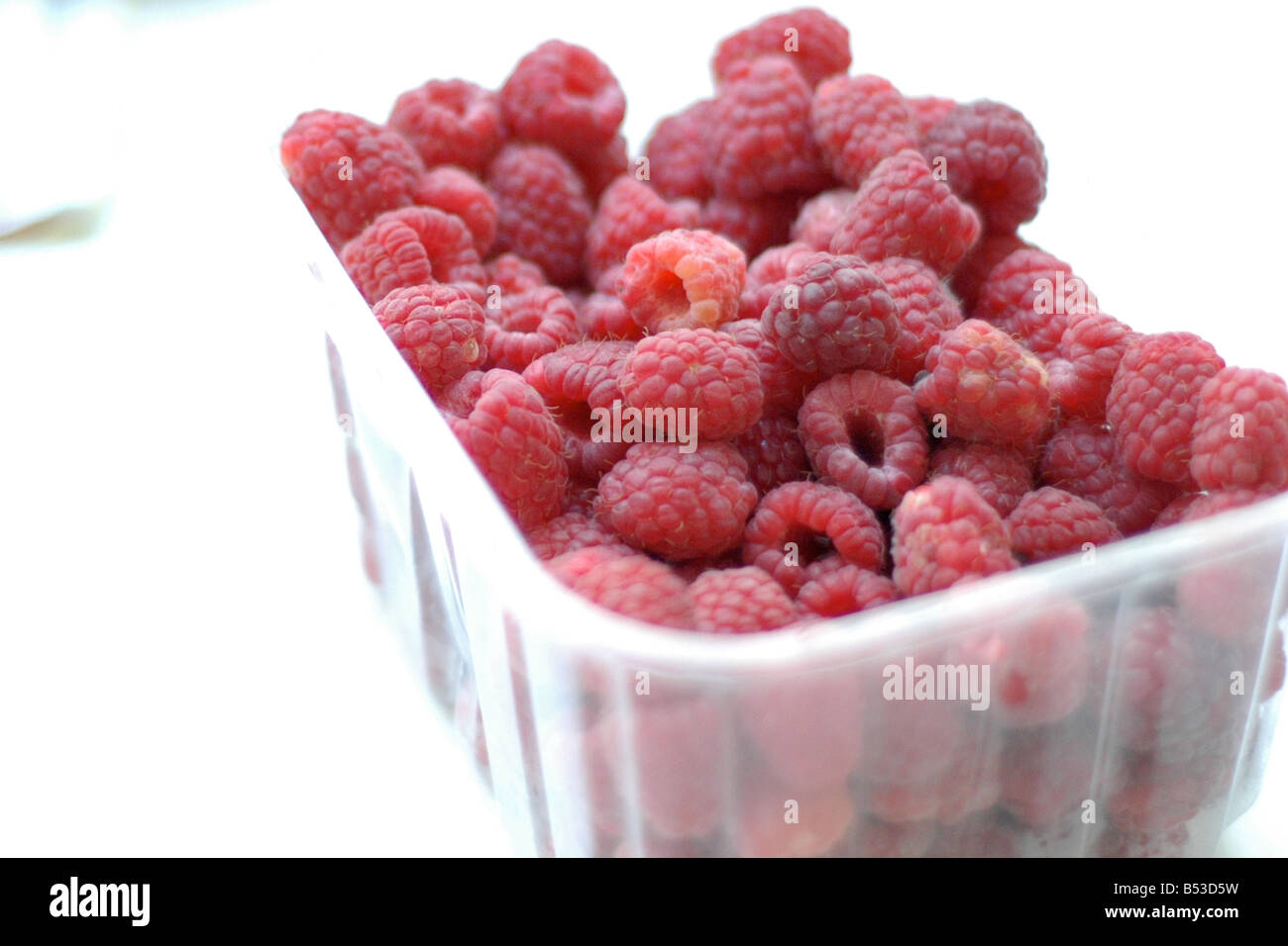 Punnet raspberries hi-res stock photography and images - Alamy