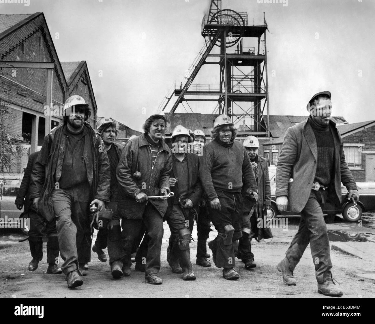 Phtotographs show the miners of Hepton Valley "Colliery," near "Burnley ...