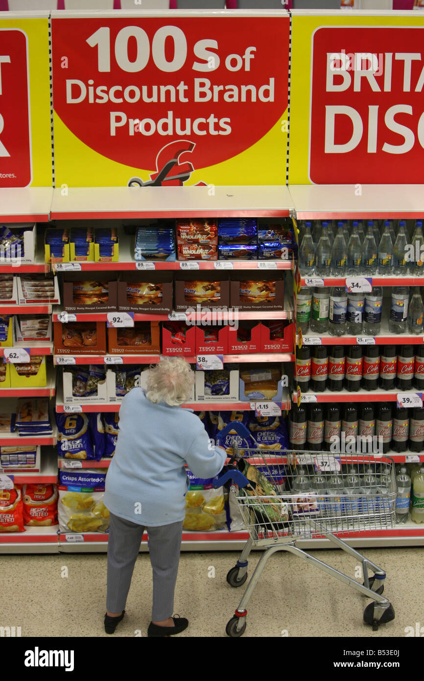 Superstore aisle signs hi-res stock photography and images - Alamy
