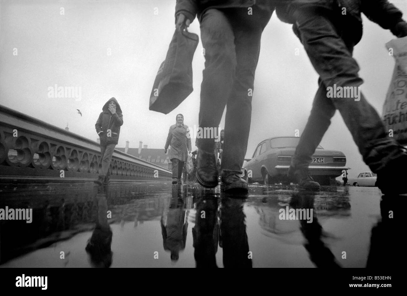 The 5th London Bridges Walk organised by the British Council for ...