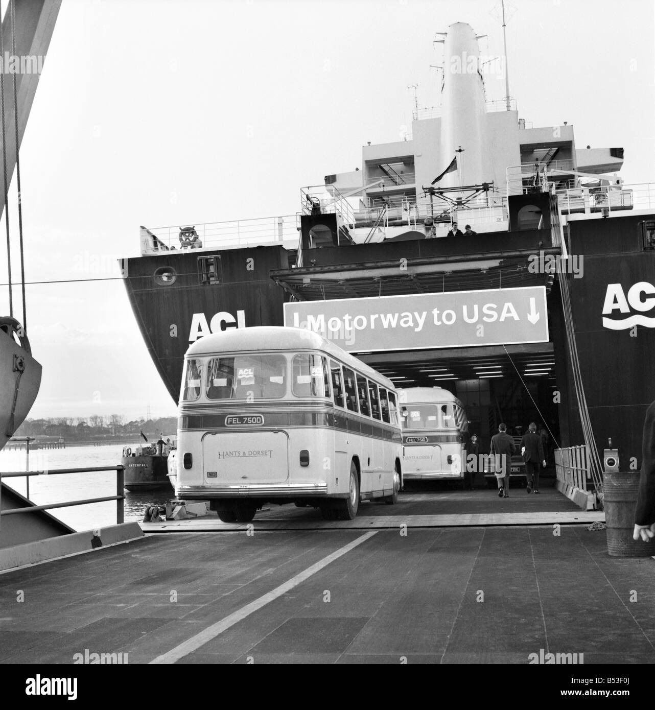 Container ship Atlantic Causeway, at the Southampton container berth ...