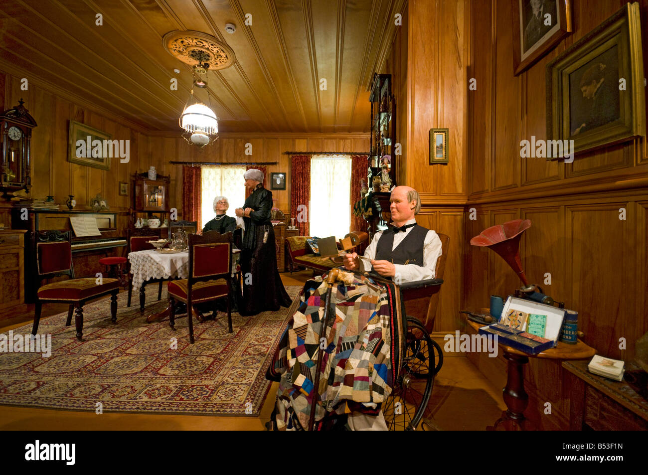 Vintage museum hi-res stock photography and images - Alamy