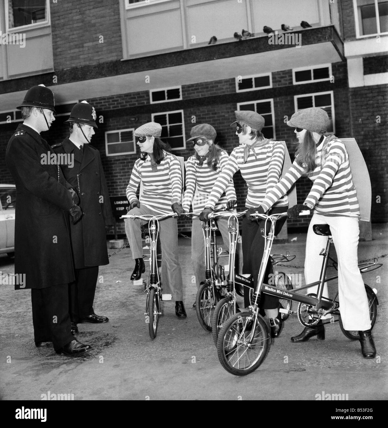 1960s cops Black and White Stock Photos & Images - Alamy
