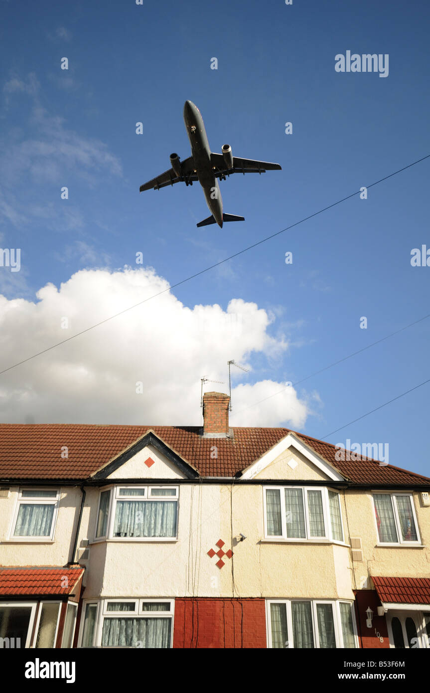 London airplane roof hi-res stock photography and images - Alamy