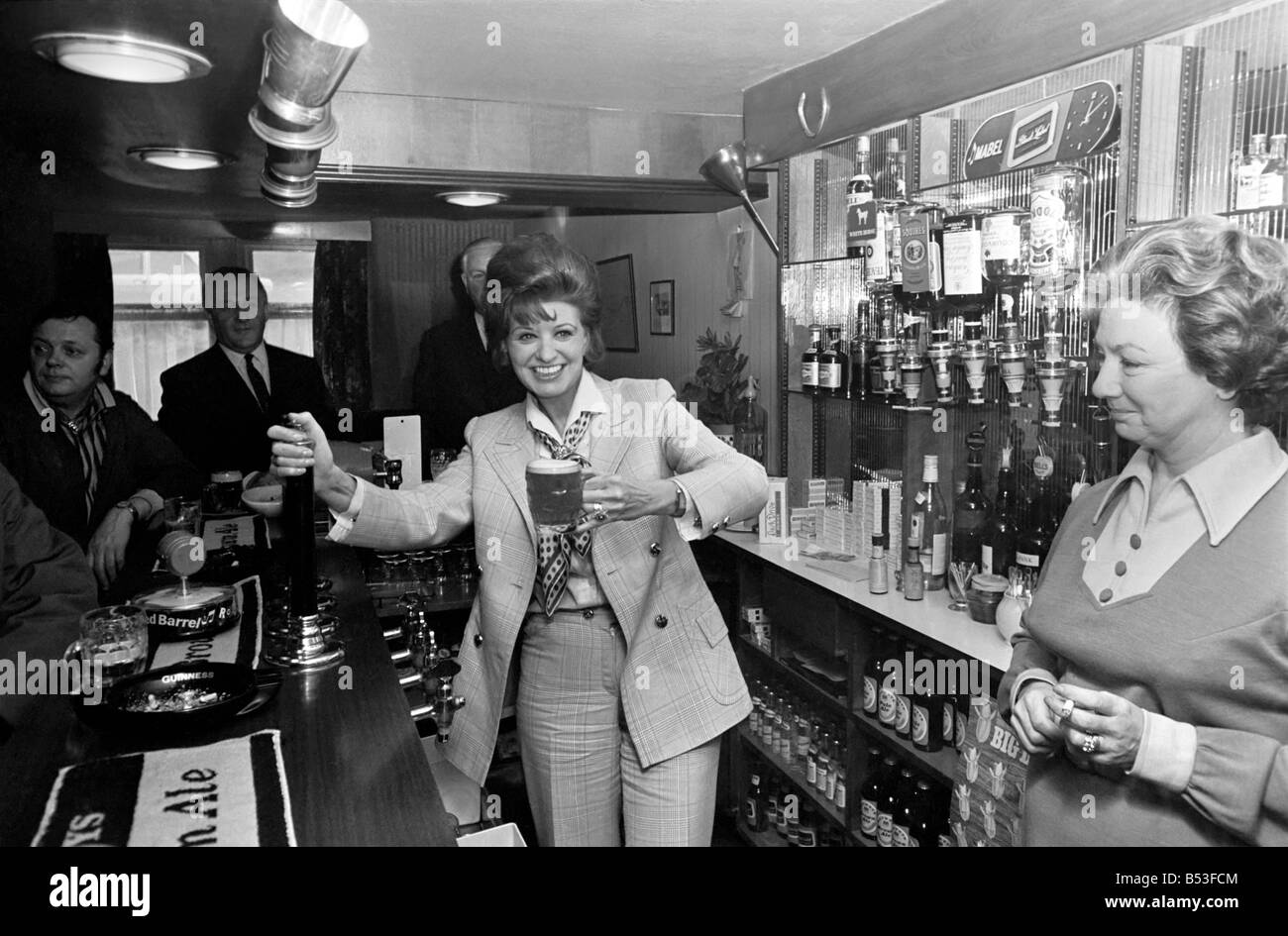 Pat phoenix actress hi-res stock photography and images - Alamy