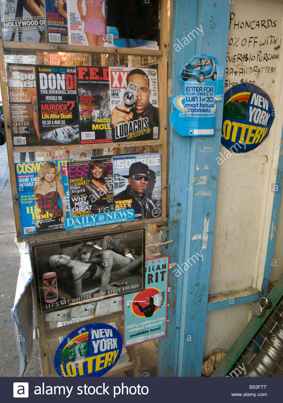 Magazine Stand Stock Photos & Magazine Stand Stock Images - Alamy