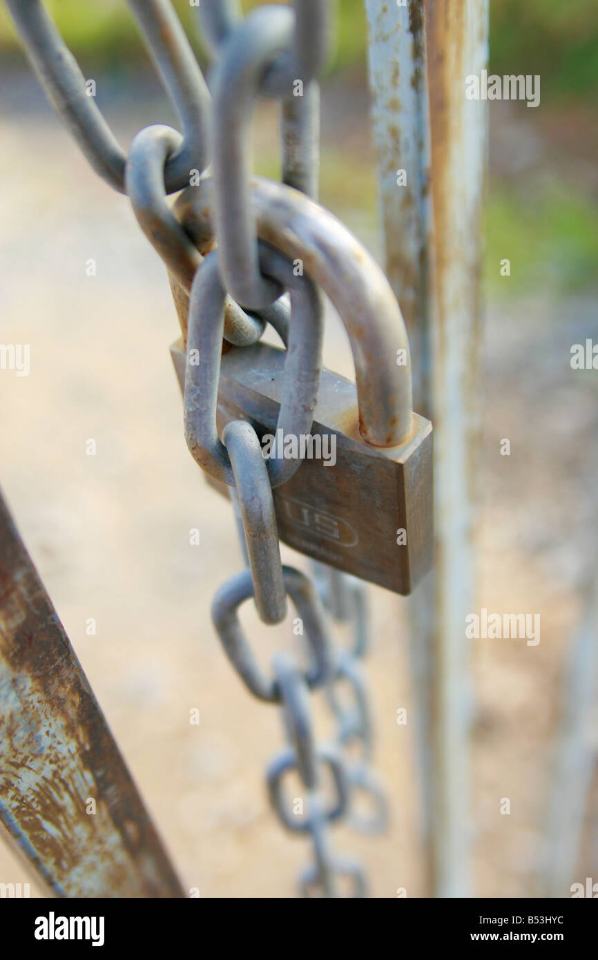padlock with chain Stock Photo - Alamy