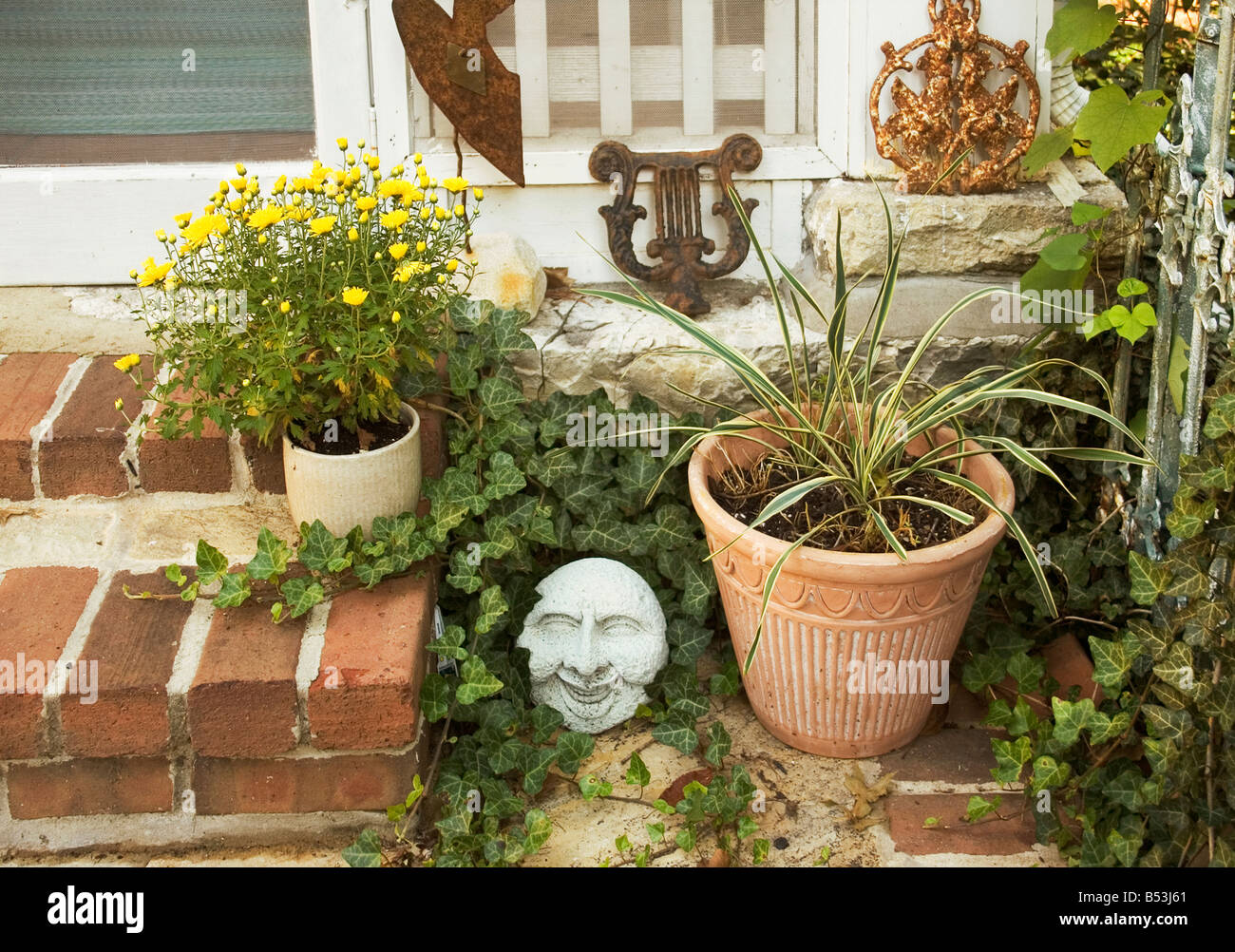 Hard scaping hi-res stock photography and images - Alamy