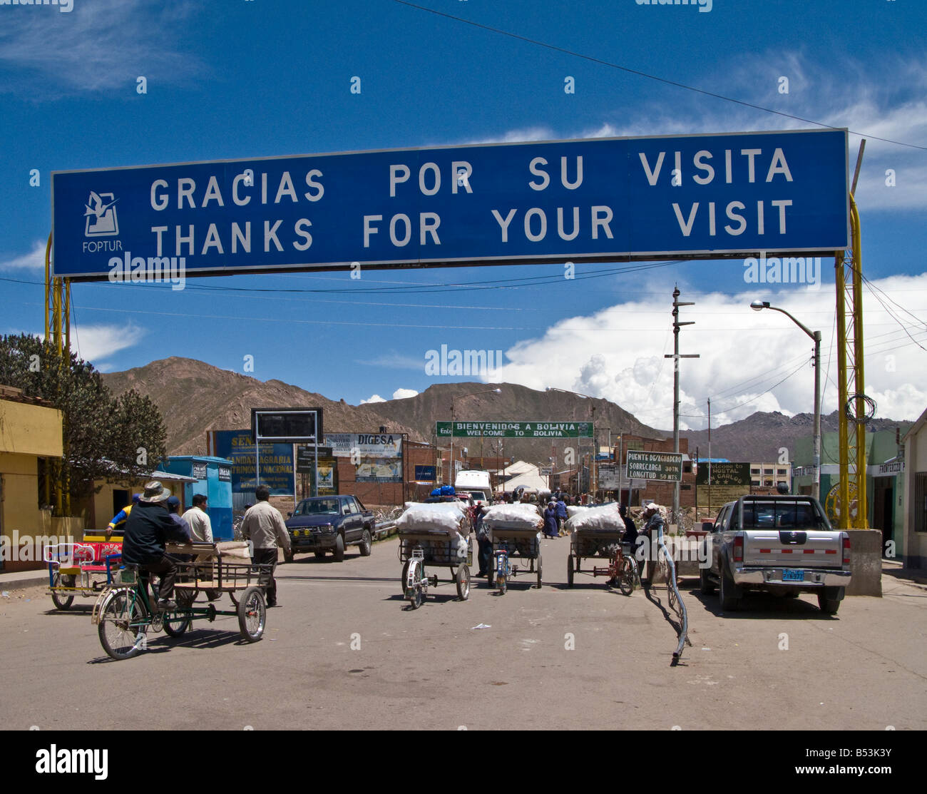 Border check hi-res stock photography and images - Alamy